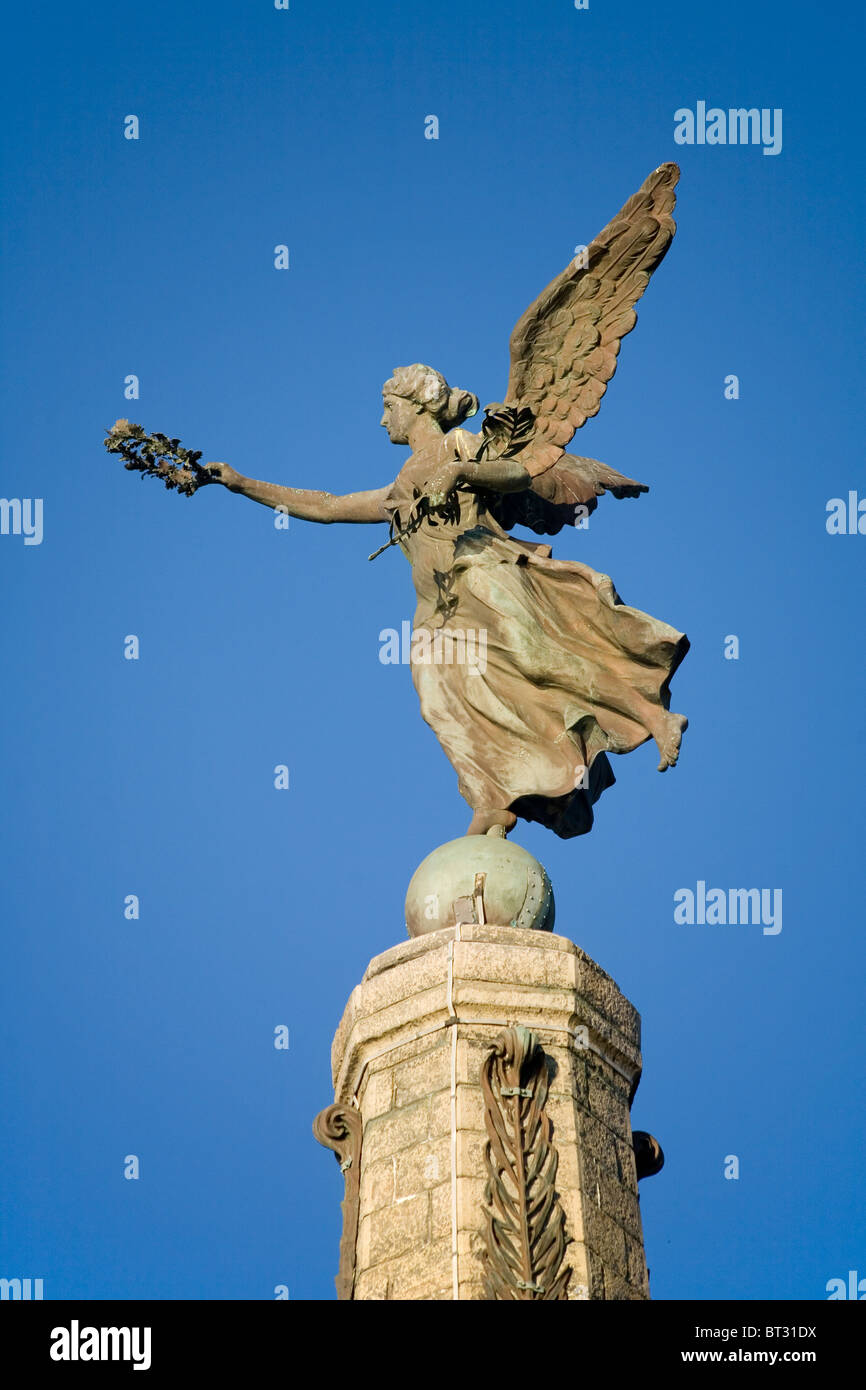 Wales Dyfed Aberystwyth War memorial in castle grounds Stock Photo - Alamy