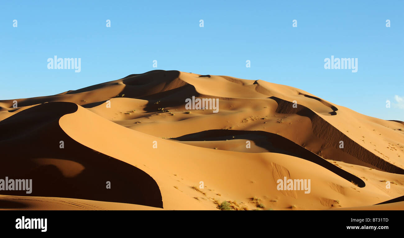 Desert shapes hi-res stock photography and images - Alamy