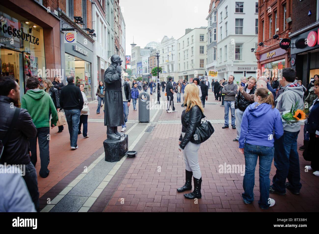 Human statue hi-res stock photography and images - Alamy