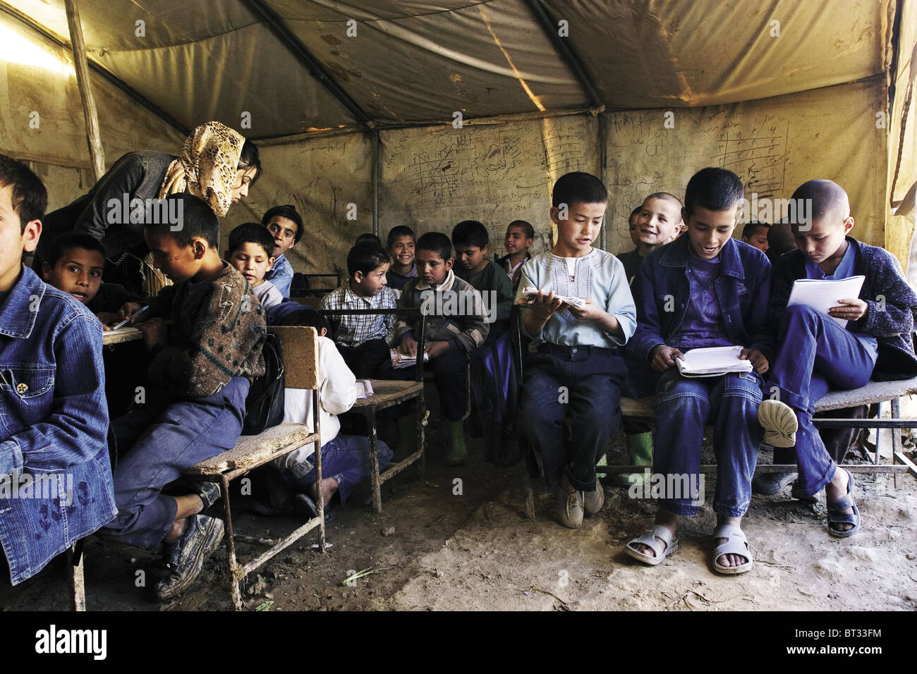 School tent hi-res stock photography and images - Alamy