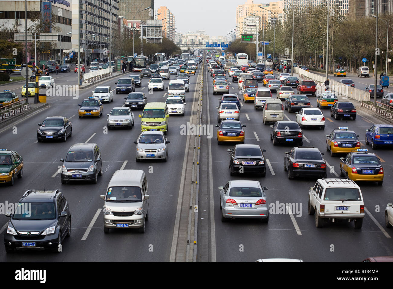 Chinese city traffic congestion hi-res stock photography and images - Alamy
