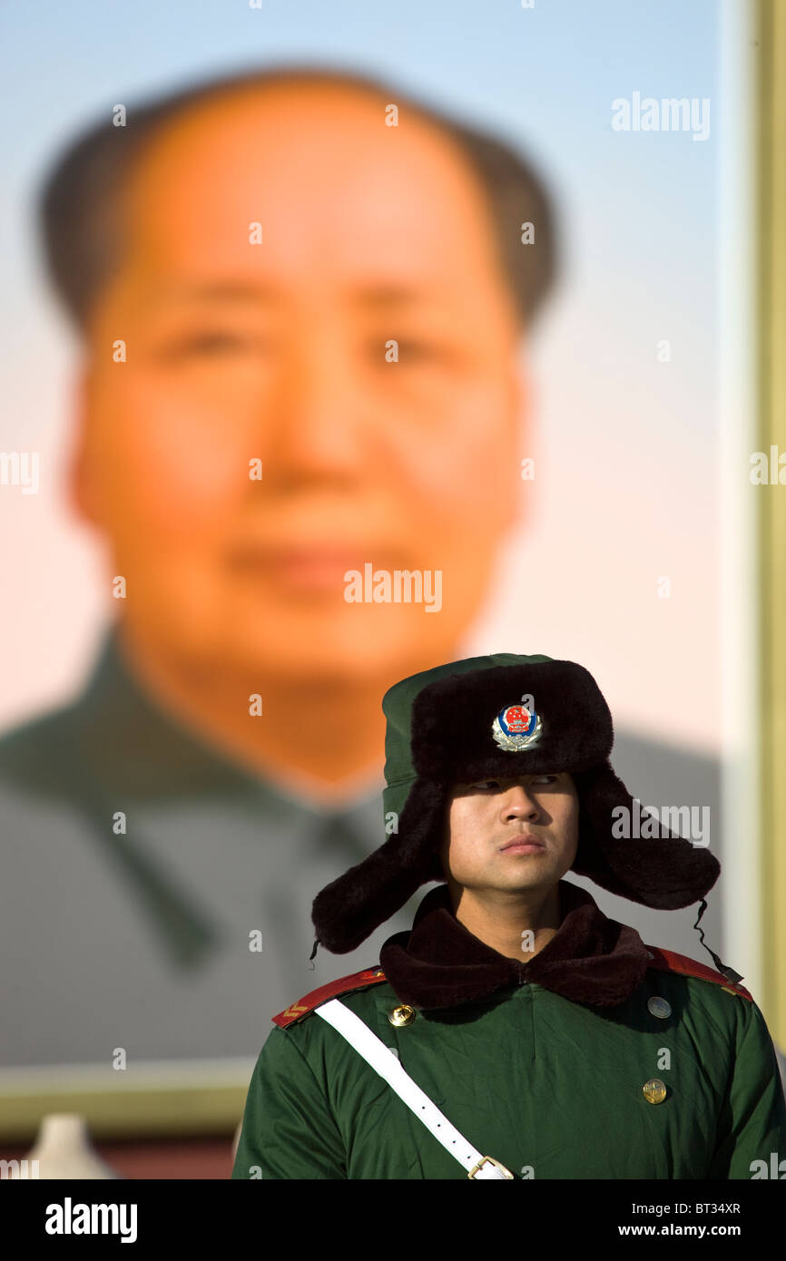 Imperial guard china painting hi-res stock photography and images - Alamy