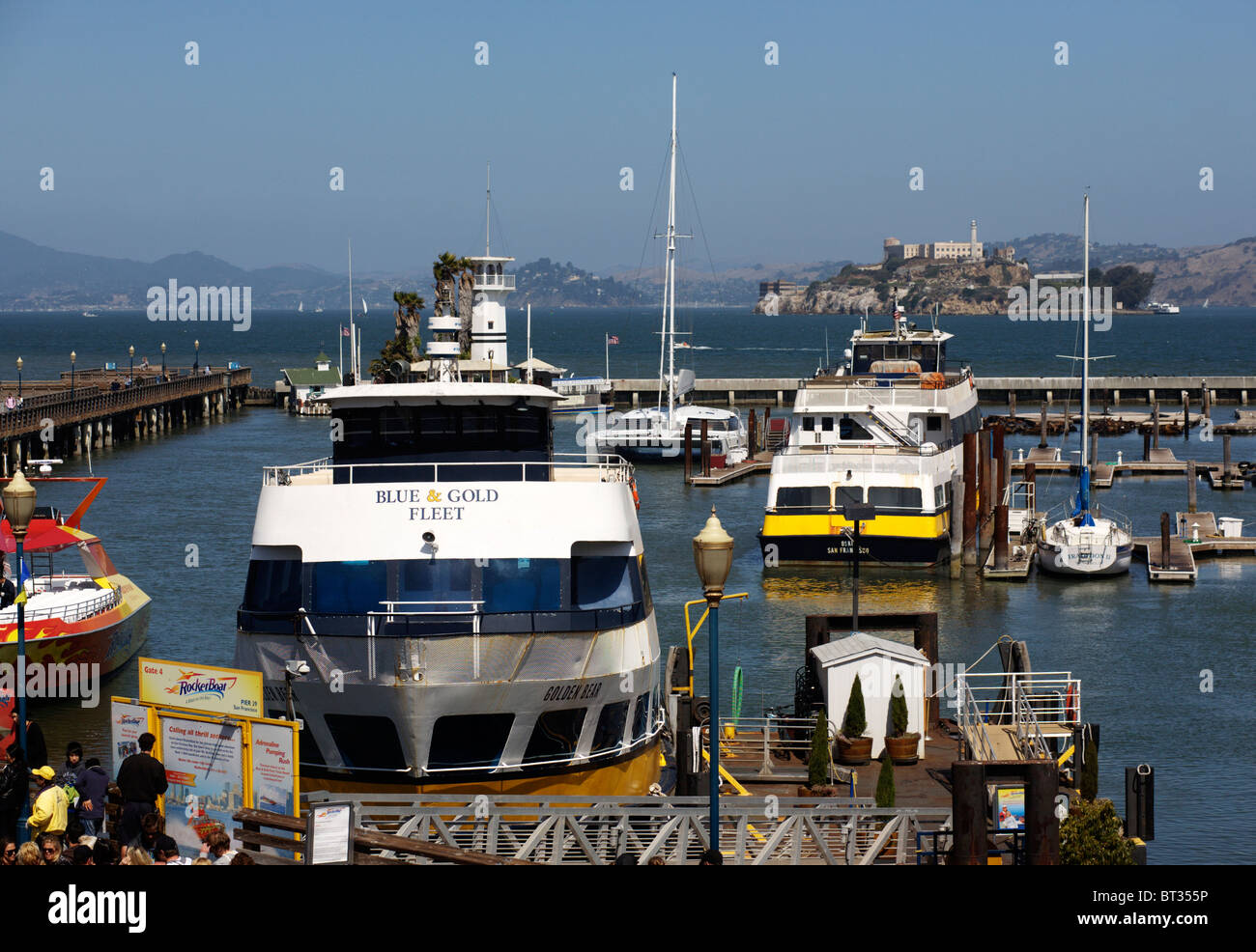 Ferries at Pier 39 in Fisherman's Wharf in San Francisco in California ...