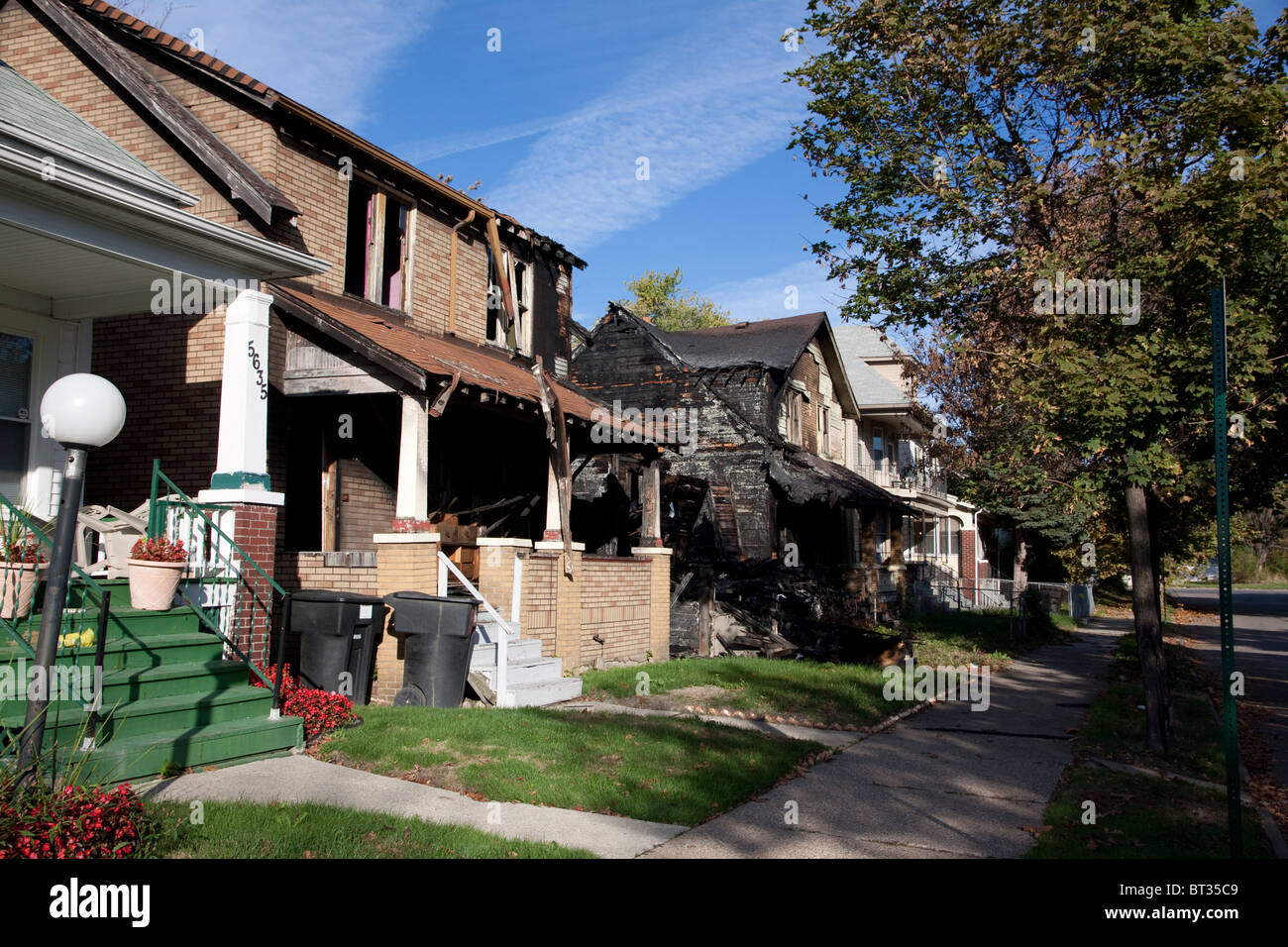 Slum neighborhood hi-res stock photography and images - Alamy
