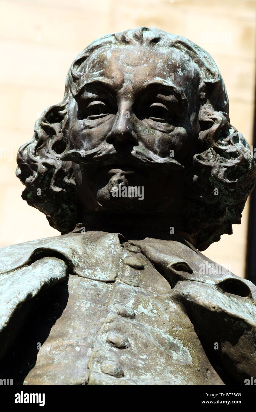 John harrison statue leeds hi-res stock photography and images - Alamy