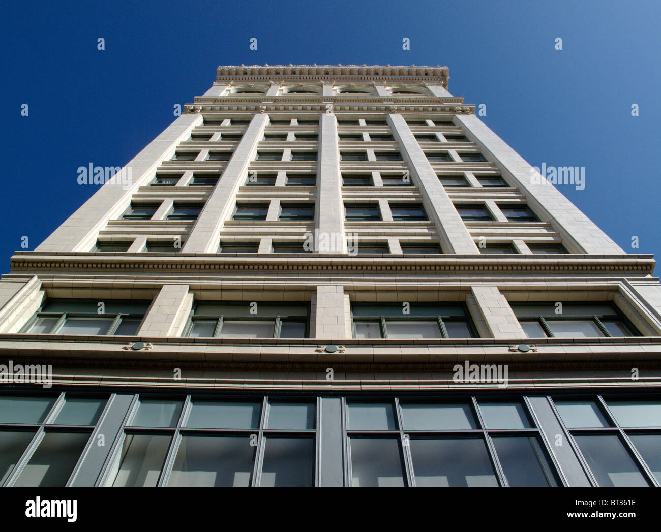 Tall buildings in San Francisco city centre in California, United ...