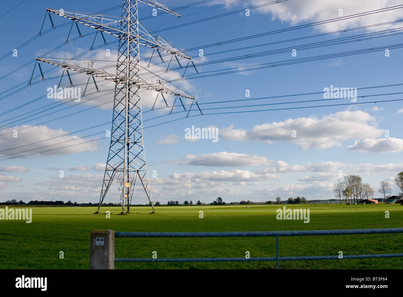 Pylon and fence hi-res stock photography and images - Alamy