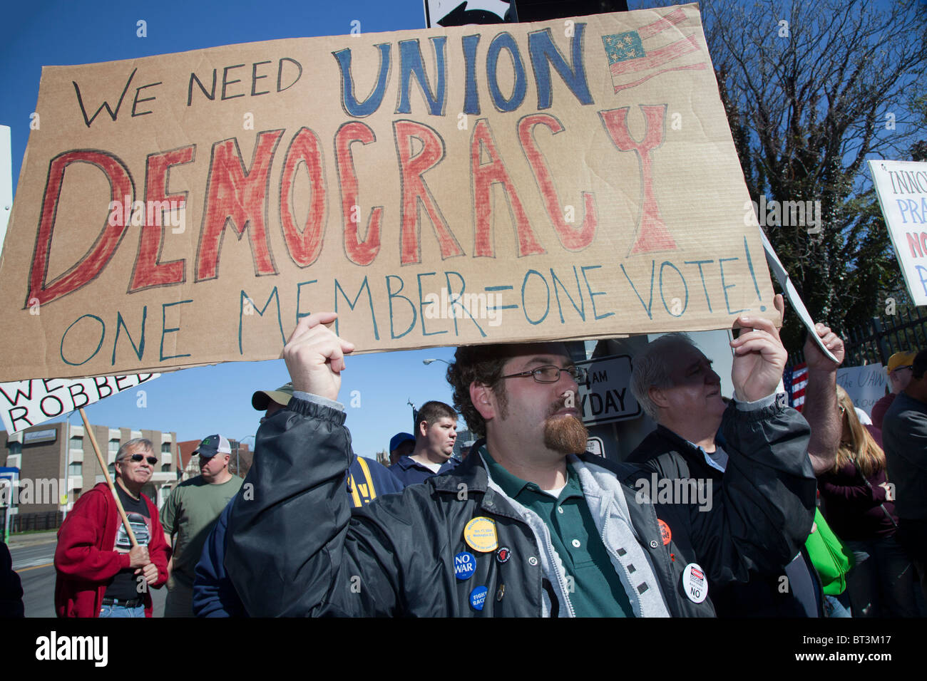 Auto Workers Picket Their Union to Protest Wage Cuts Stock Photo - Alamy