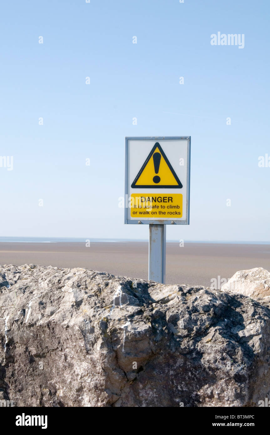 danger sign health and safety warning ! achtung exclamation mark ...