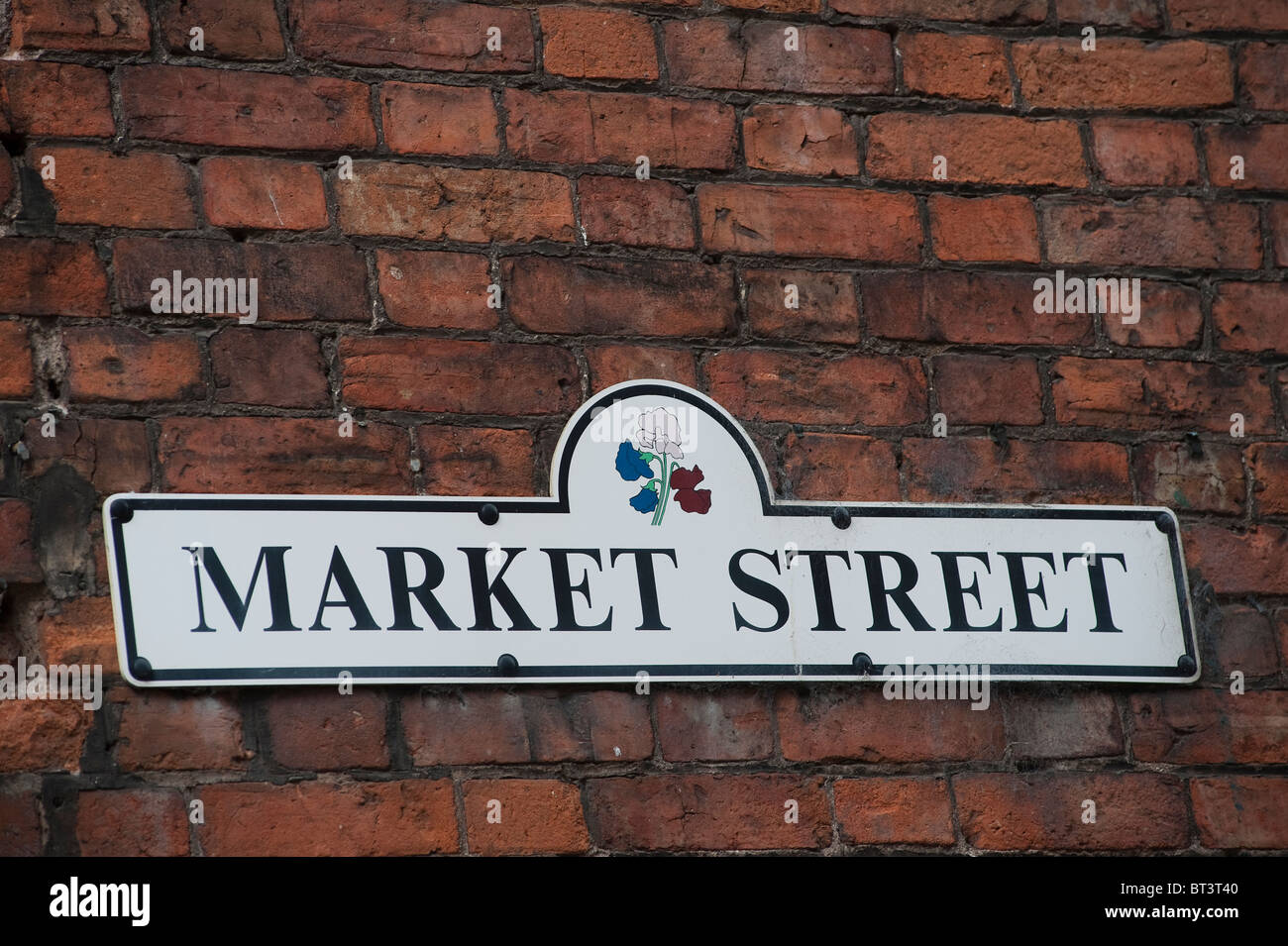 Fixed to brick wall hi-res stock photography and images - Alamy