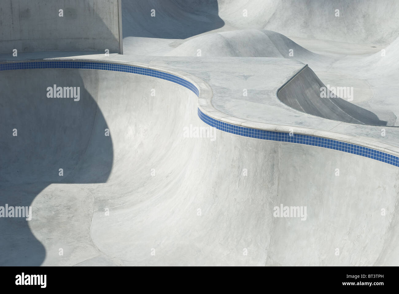 Concrete half pipe hi-res stock photography and images - Alamy