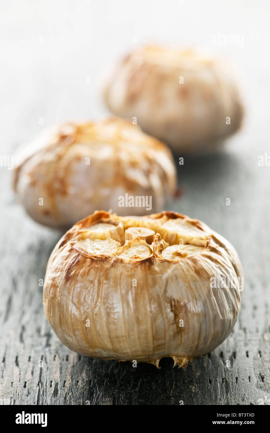 Roasted garlic cloves hi-res stock photography and images - Alamy