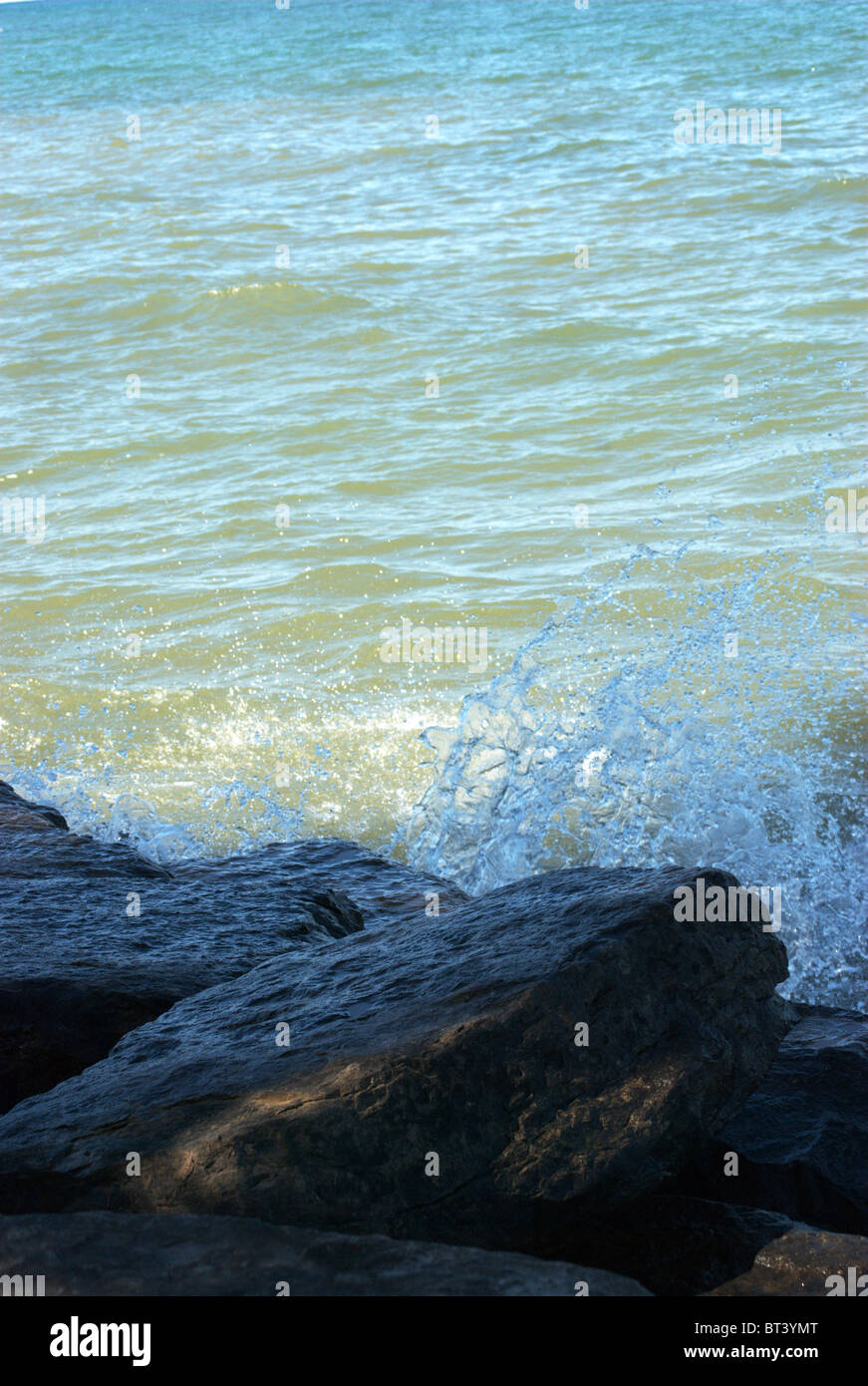Lake Ontario blue sky sunshine Stock Photo - Alamy
