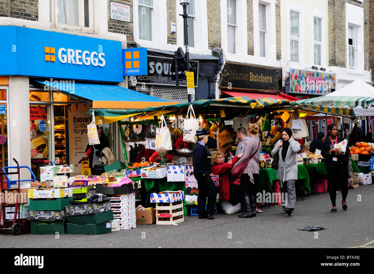 Portobello Road Fruit and Vegetable Market, Notting Hill, London ...