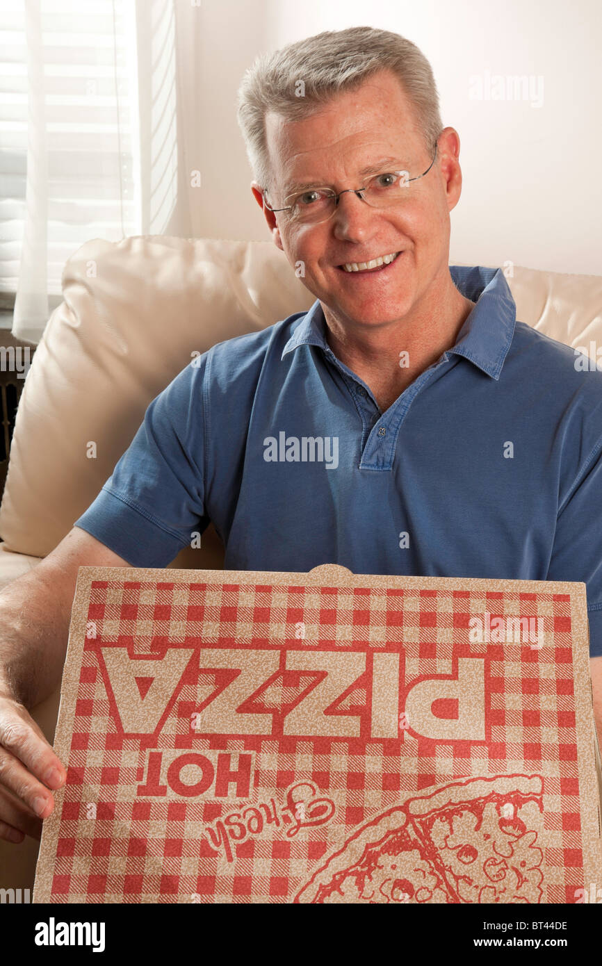Elderly meal delivery hi-res stock photography and images - Alamy
