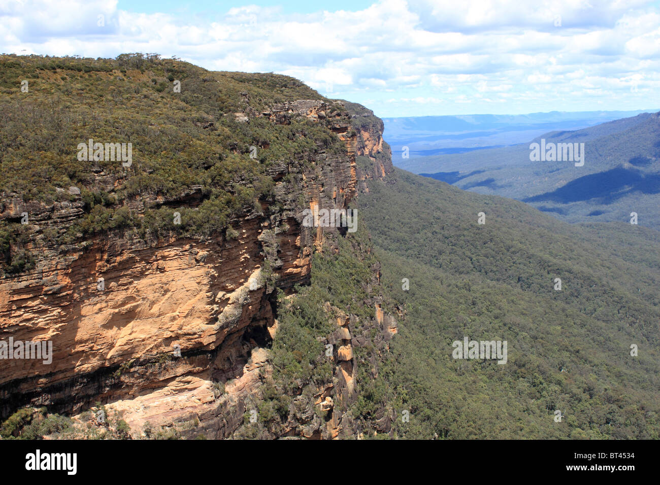 King's Tableland seen from Prince's Rock Lookout, Blue Mountains ...