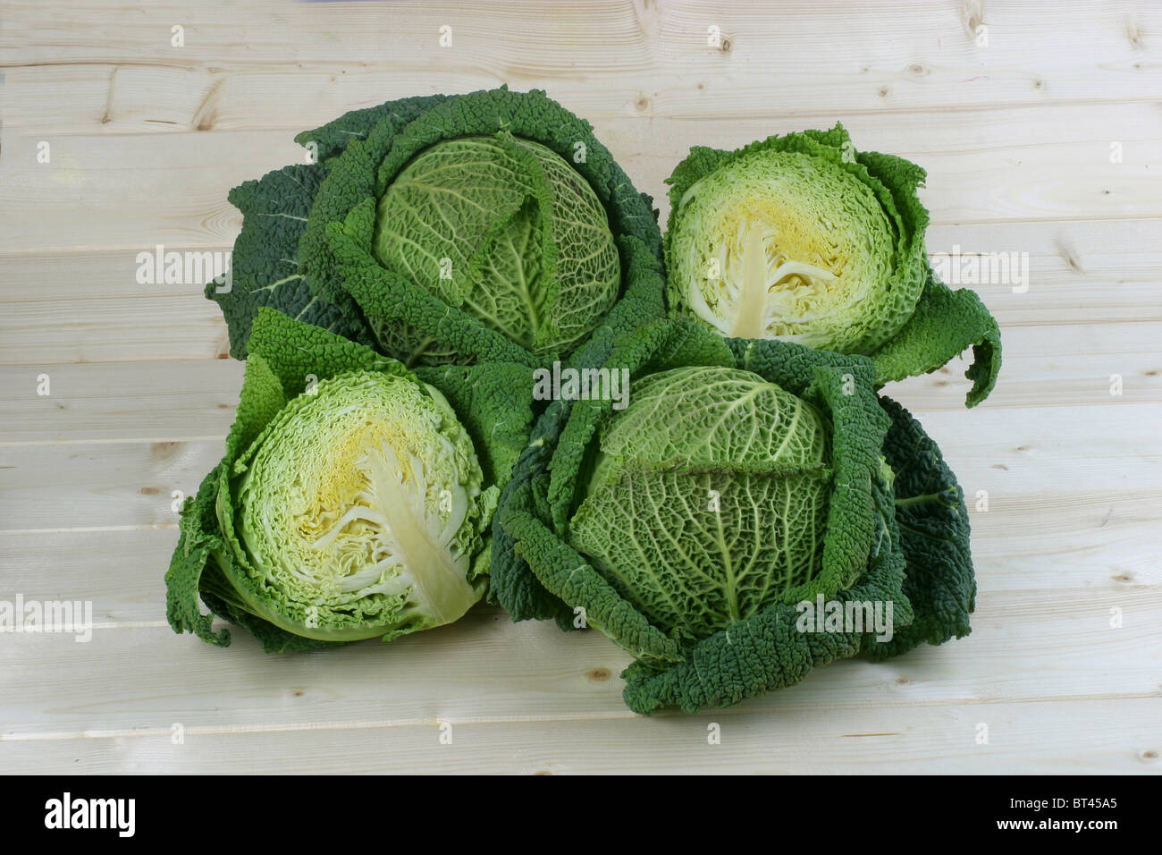 Savoy greens hi-res stock photography and images - Alamy