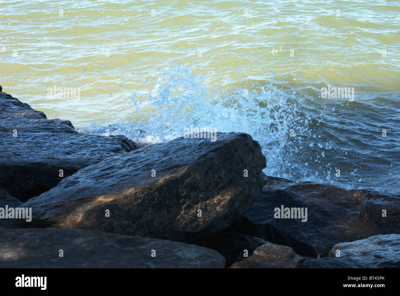 Lake Ontario blue sky sunshine Stock Photo - Alamy