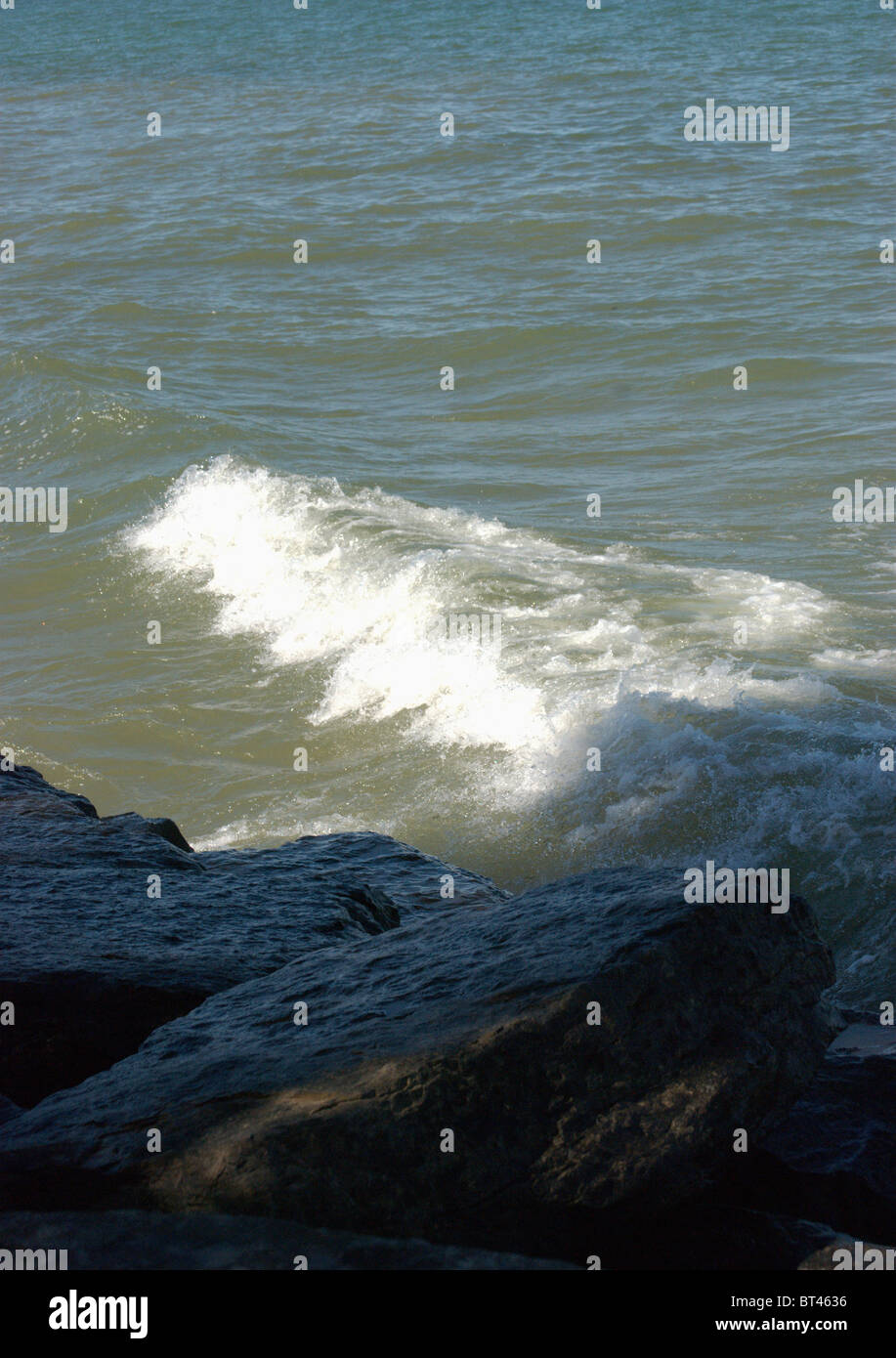Lake Ontario blue sky sunshine Stock Photo - Alamy