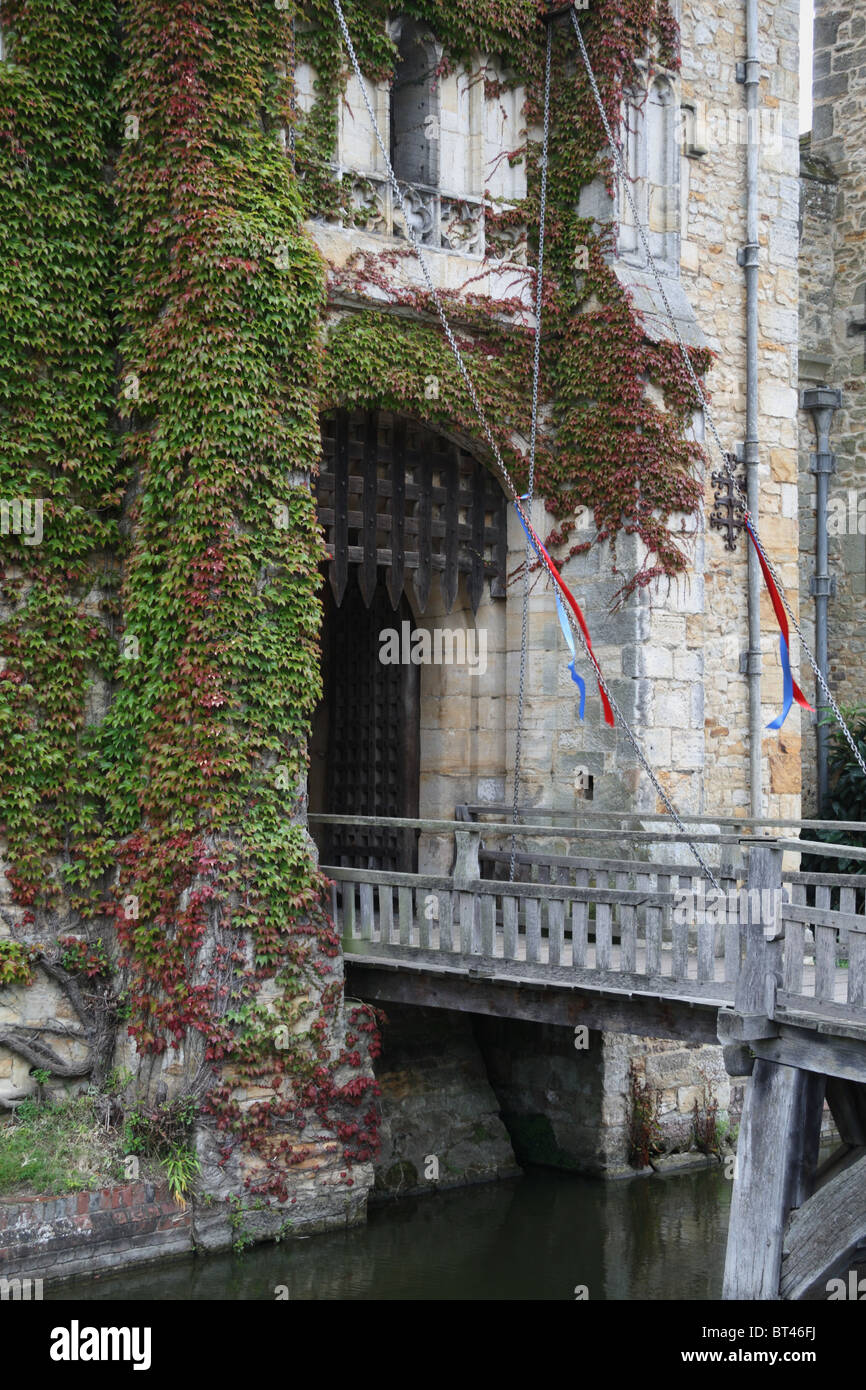 Drawbridge at Hever Castle in Kent Stock Photo - Alamy