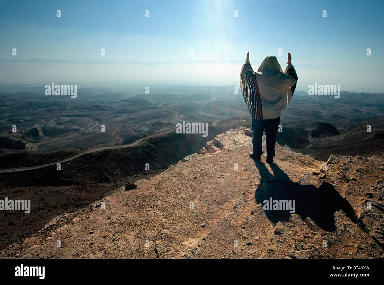 Jew praying in the desert hi-res stock photography and images - Alamy