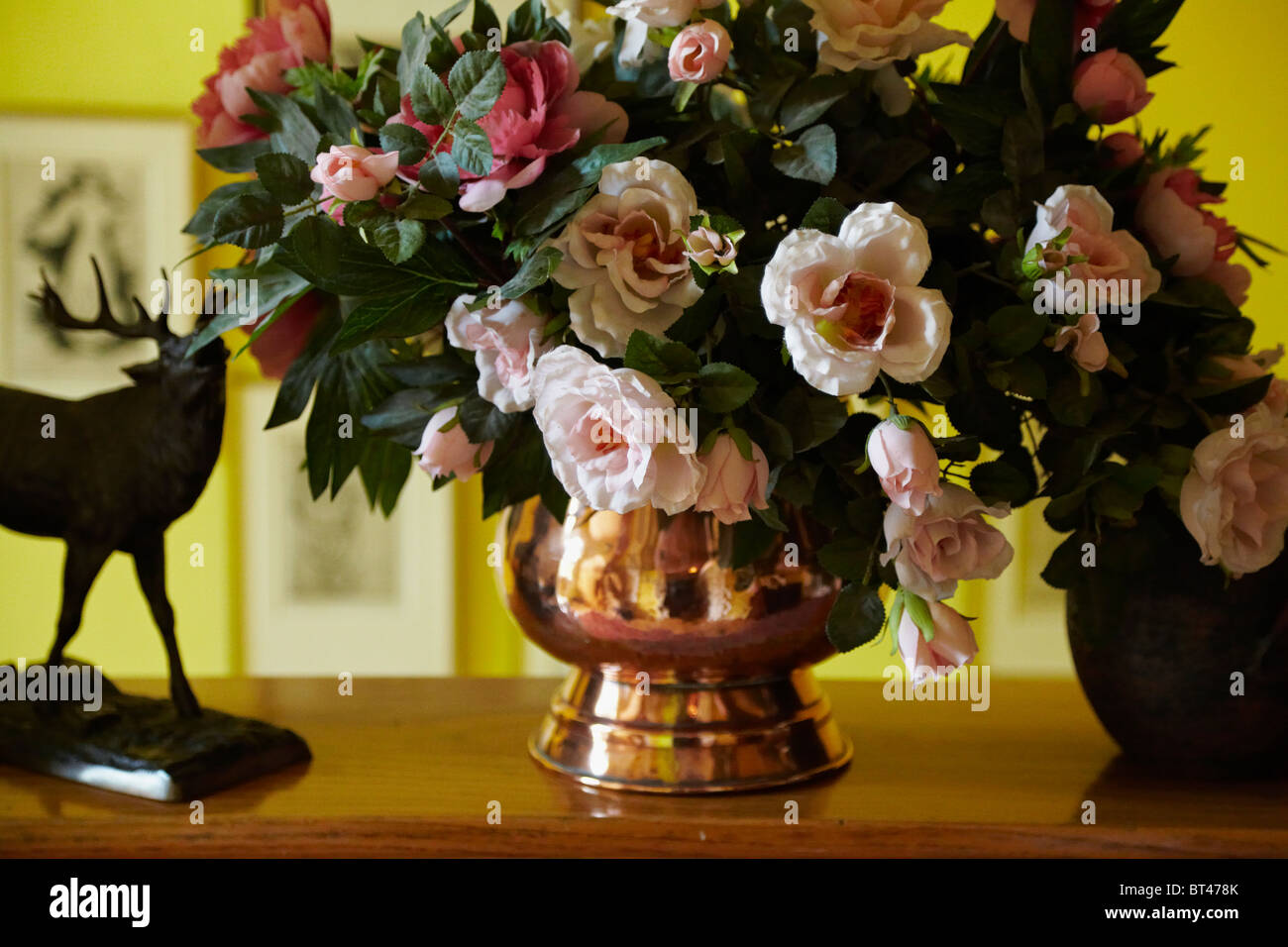 Copper colored flowers hi-res stock photography and images - Alamy