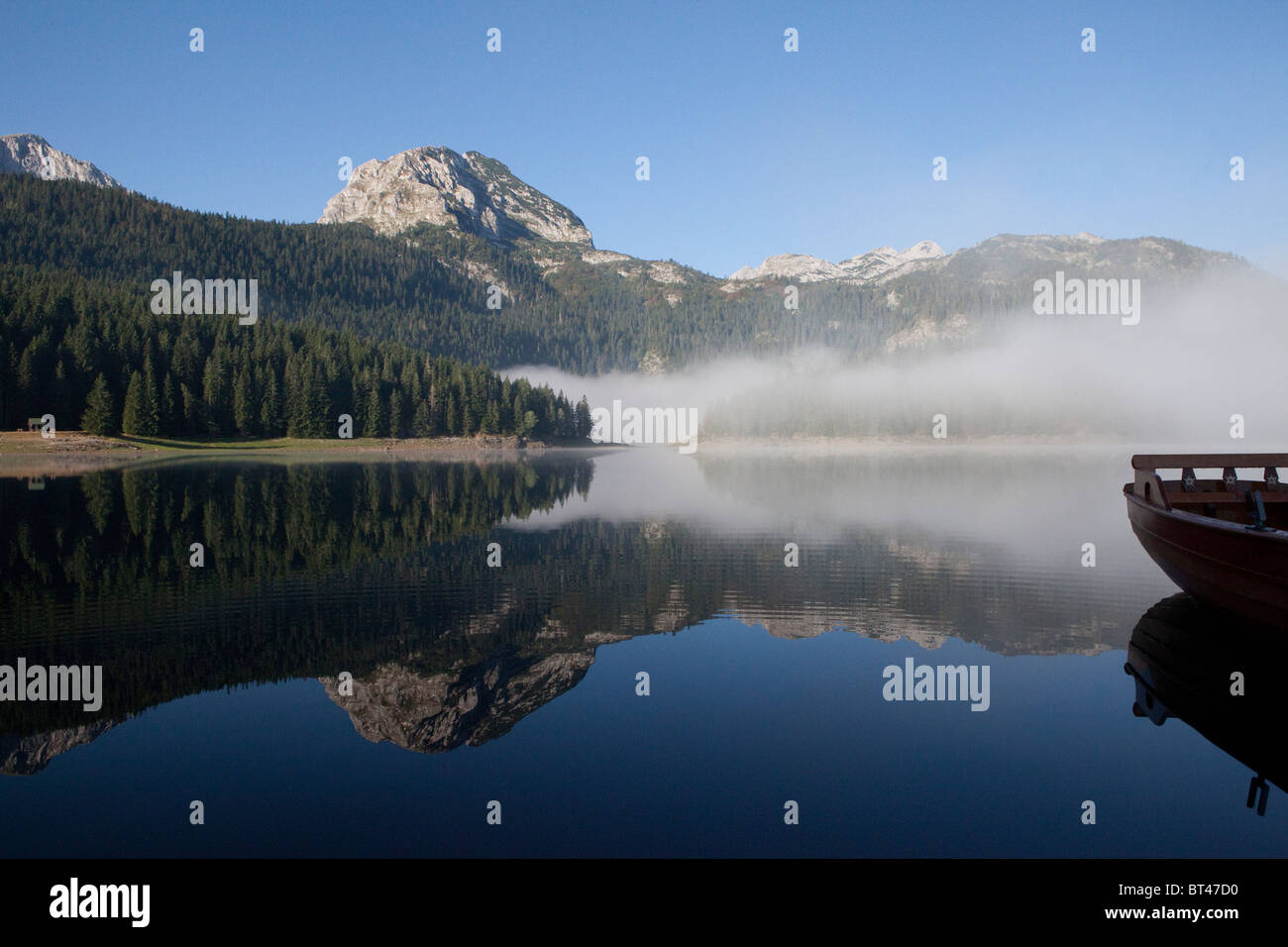 Crno jezero hi-res stock photography and images - Alamy