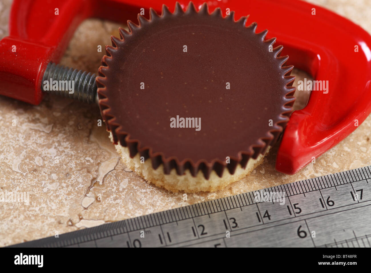 measuring chocolate cup cake Stock Photo - Alamy