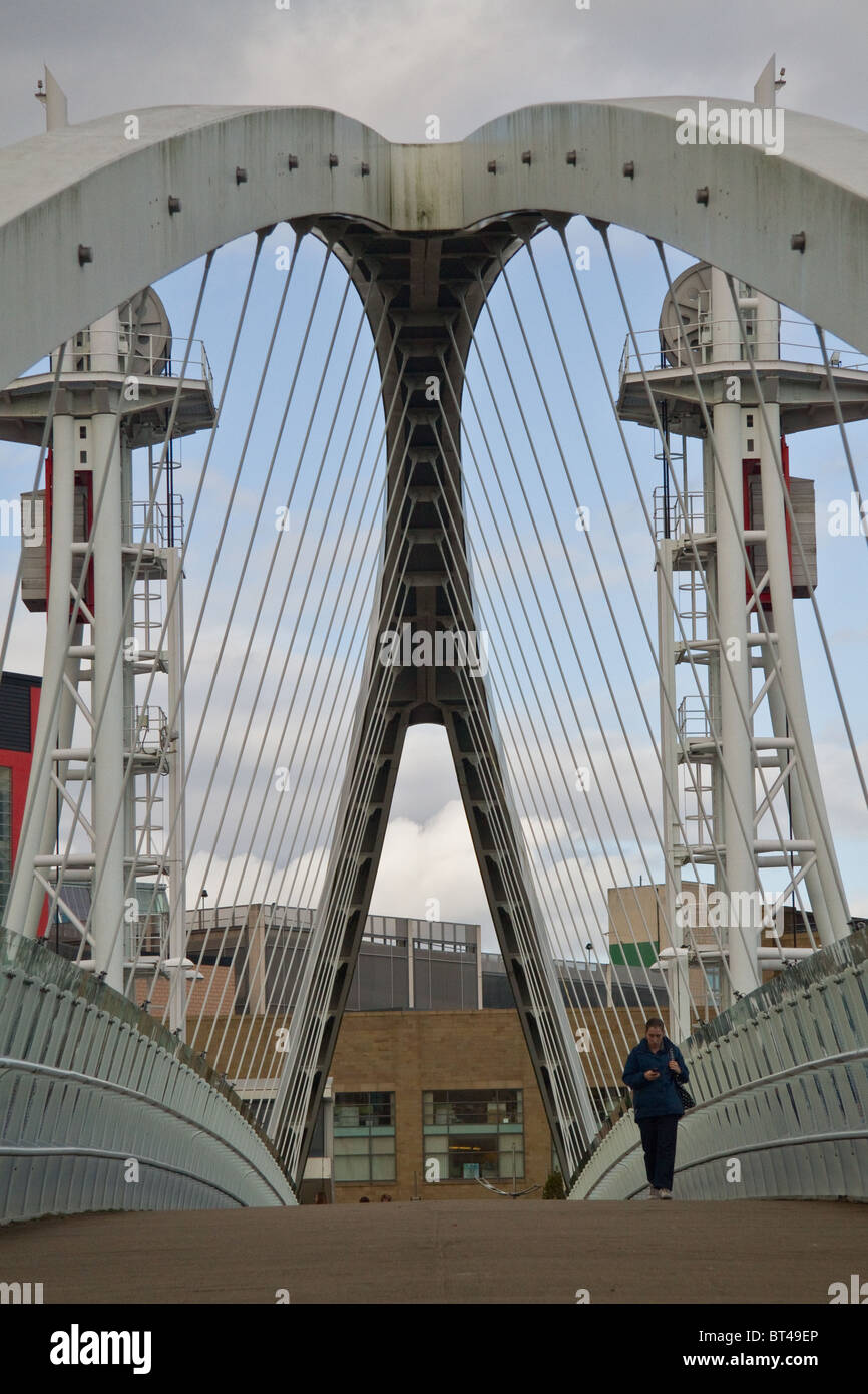 salford quays bridge Stock Photo - Alamy