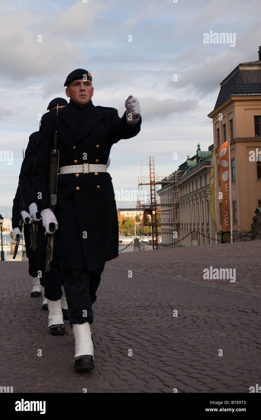 Uniformed and armed guards at the Royal Palace of Stockholm Sweden ...