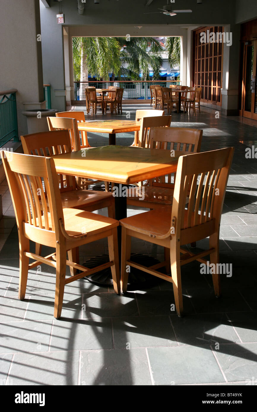 Empty restaurant Honolulu Stock Photo - Alamy