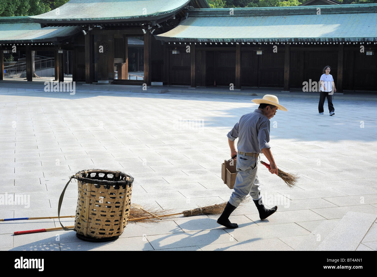 Employee worker workers sightseeing hi-res stock photography and images ...