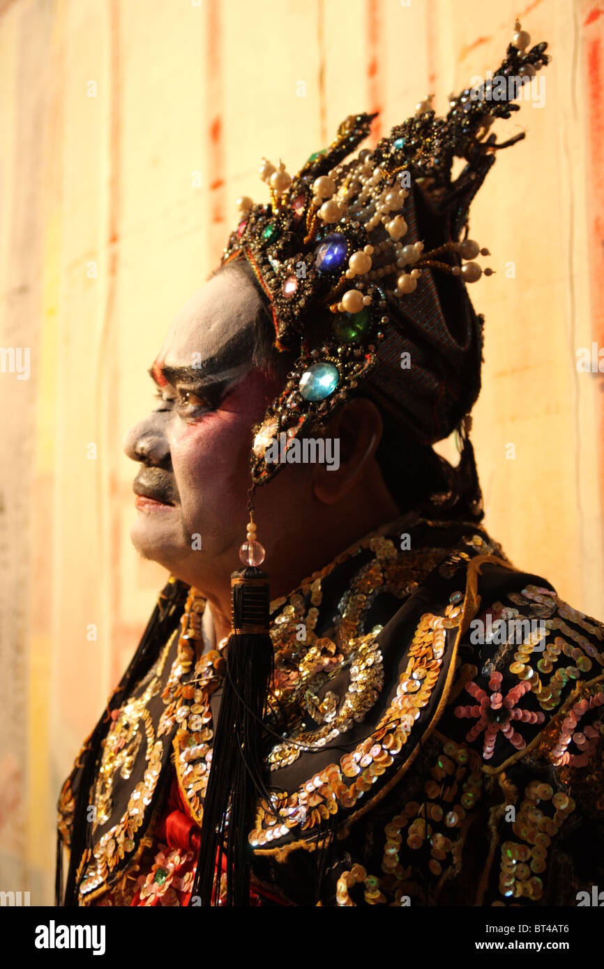 Portrait of Chinese Opera Performer Stock Photo - Alamy