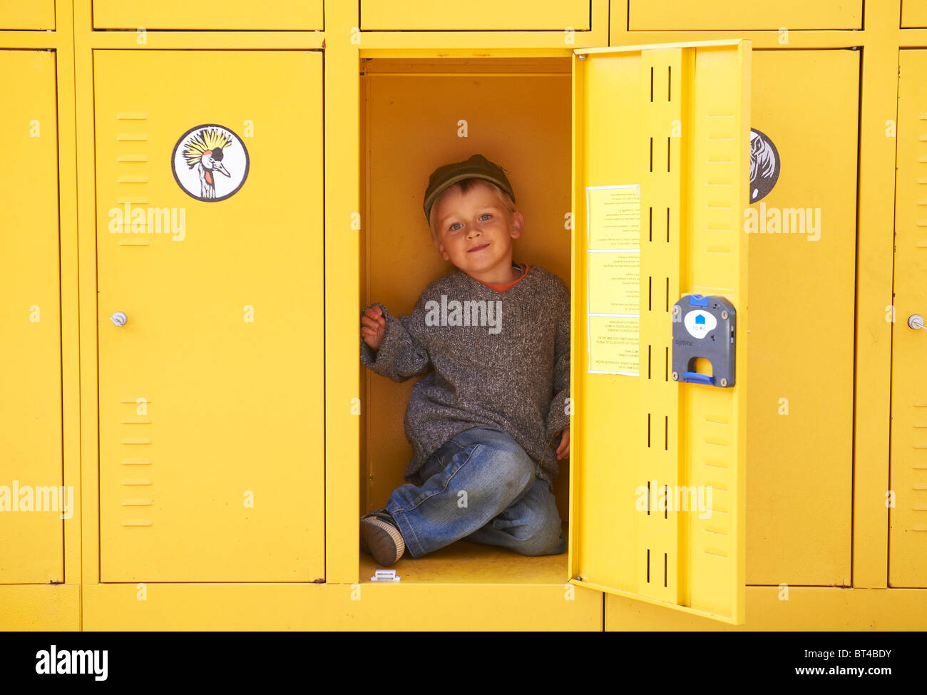 Kids playing in boxes hi-res stock photography and images - Alamy