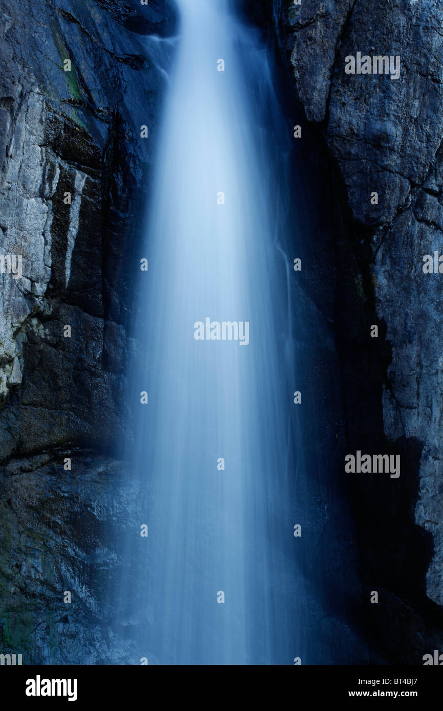 Dangerous waterfall white water splashing hi-res stock photography and ...