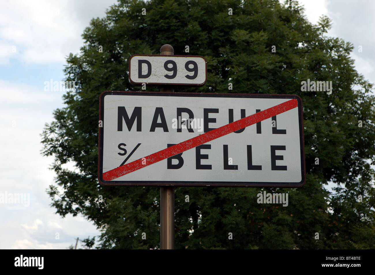 Road sign showing that you are leaving the French town of Mareuil Sur ...