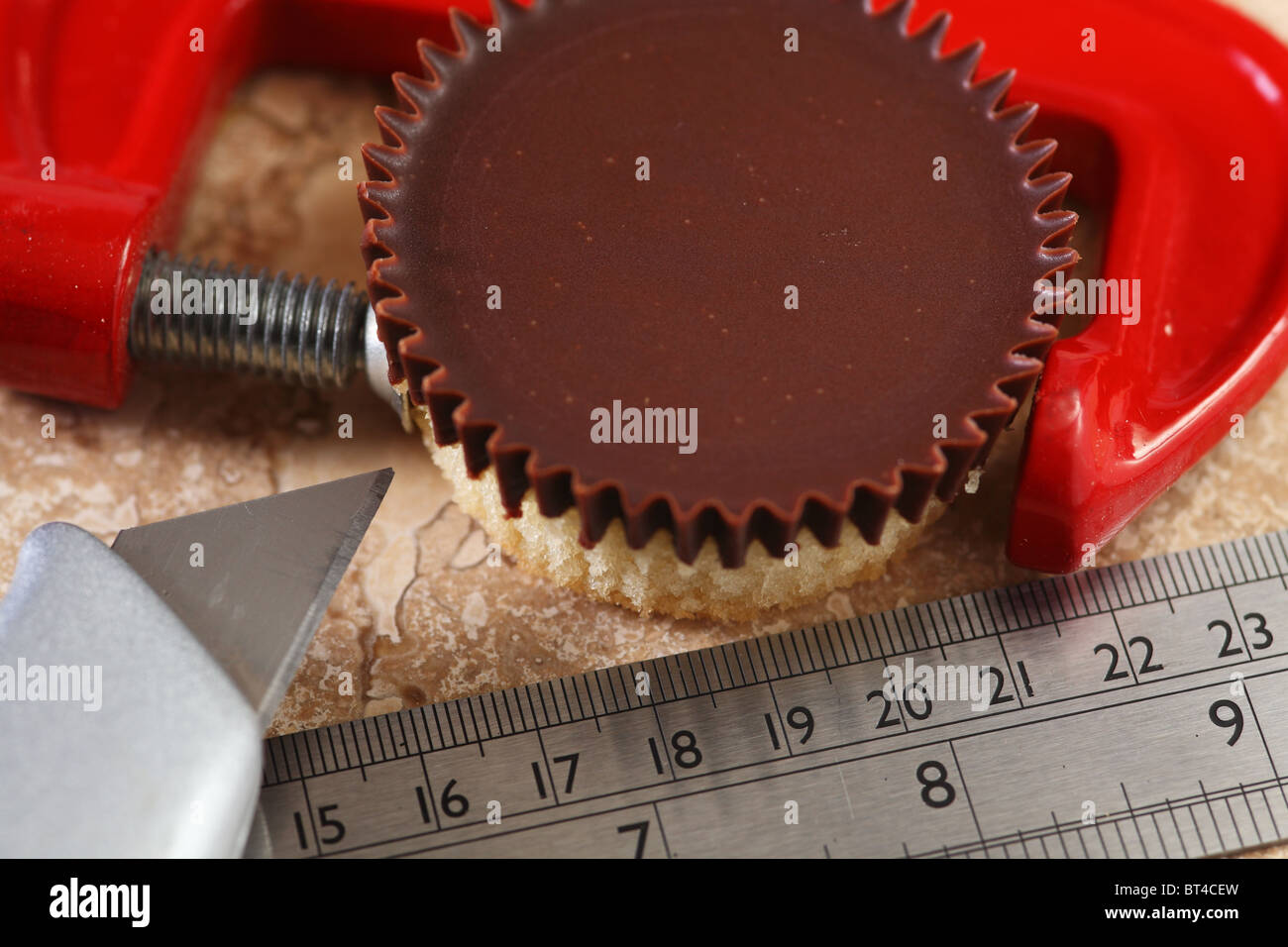 measuring chocolate cup cake Stock Photo - Alamy