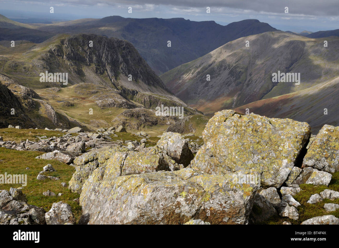 High crag lake district view hi-res stock photography and images - Alamy