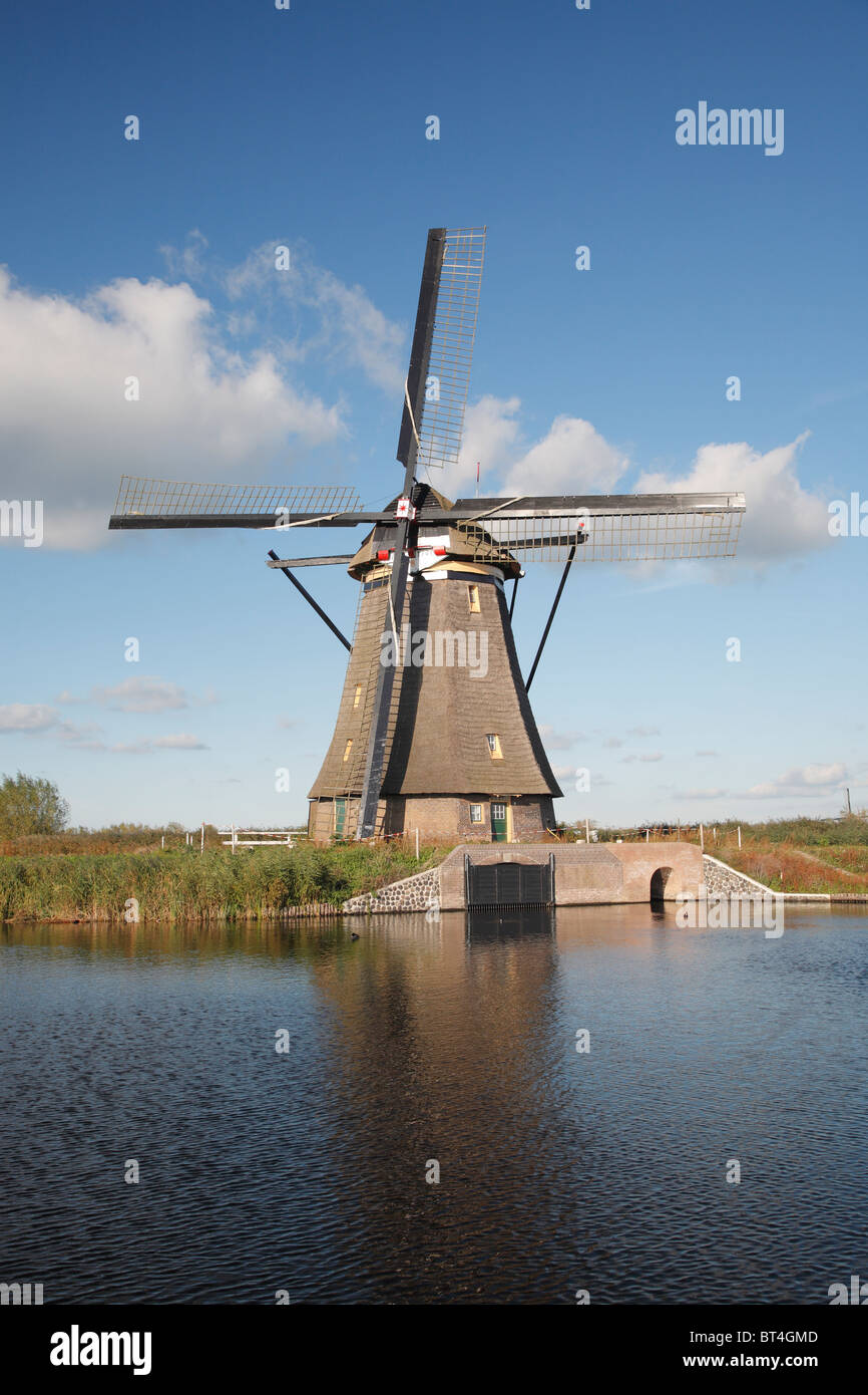 Kinderdijk village the netherlands hi-res stock photography and images ...