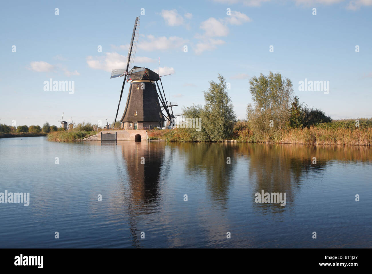 Kinderdijk village the netherlands hi-res stock photography and images ...