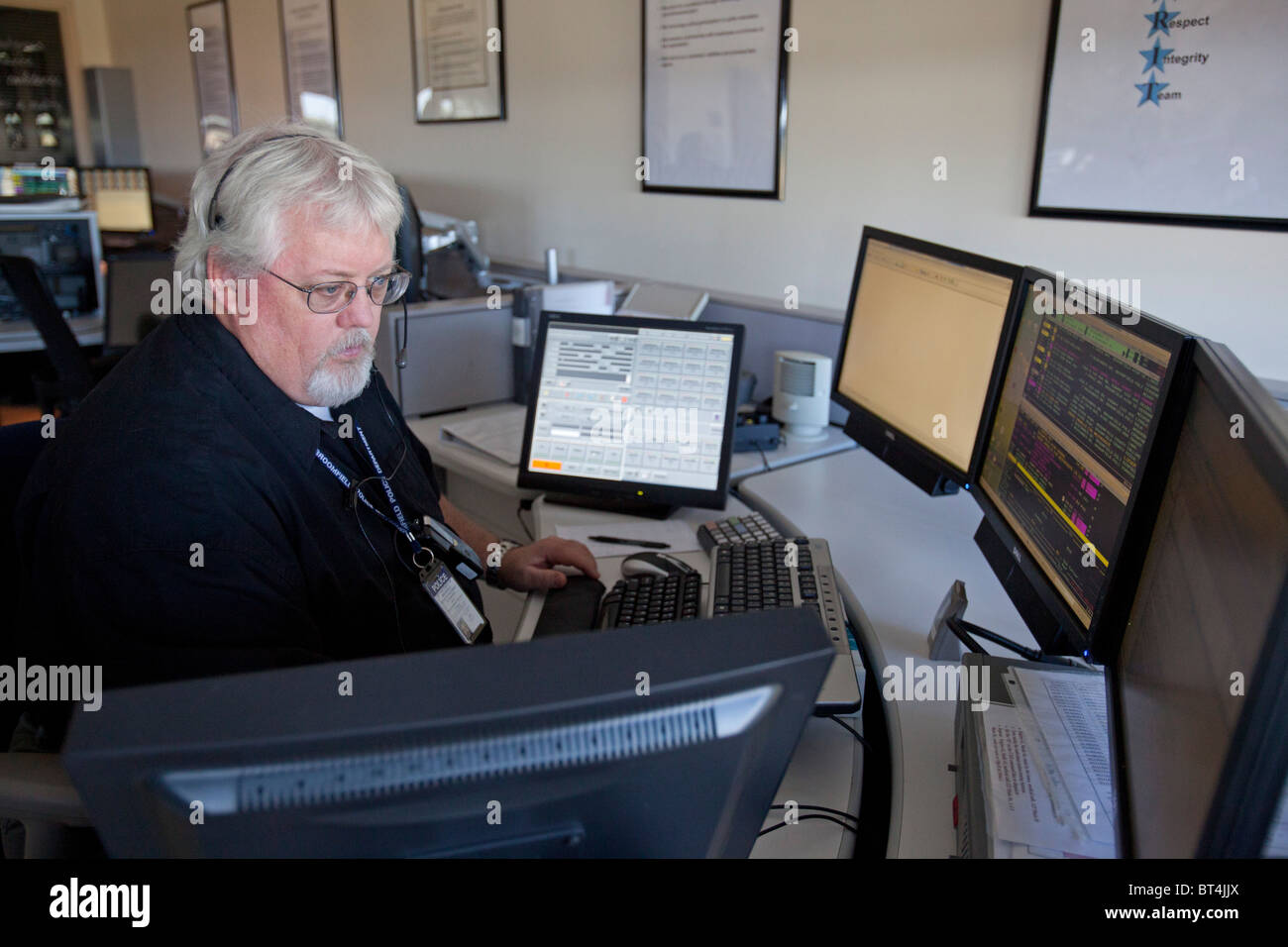 Police dispatcher hi-res stock photography and images - Alamy