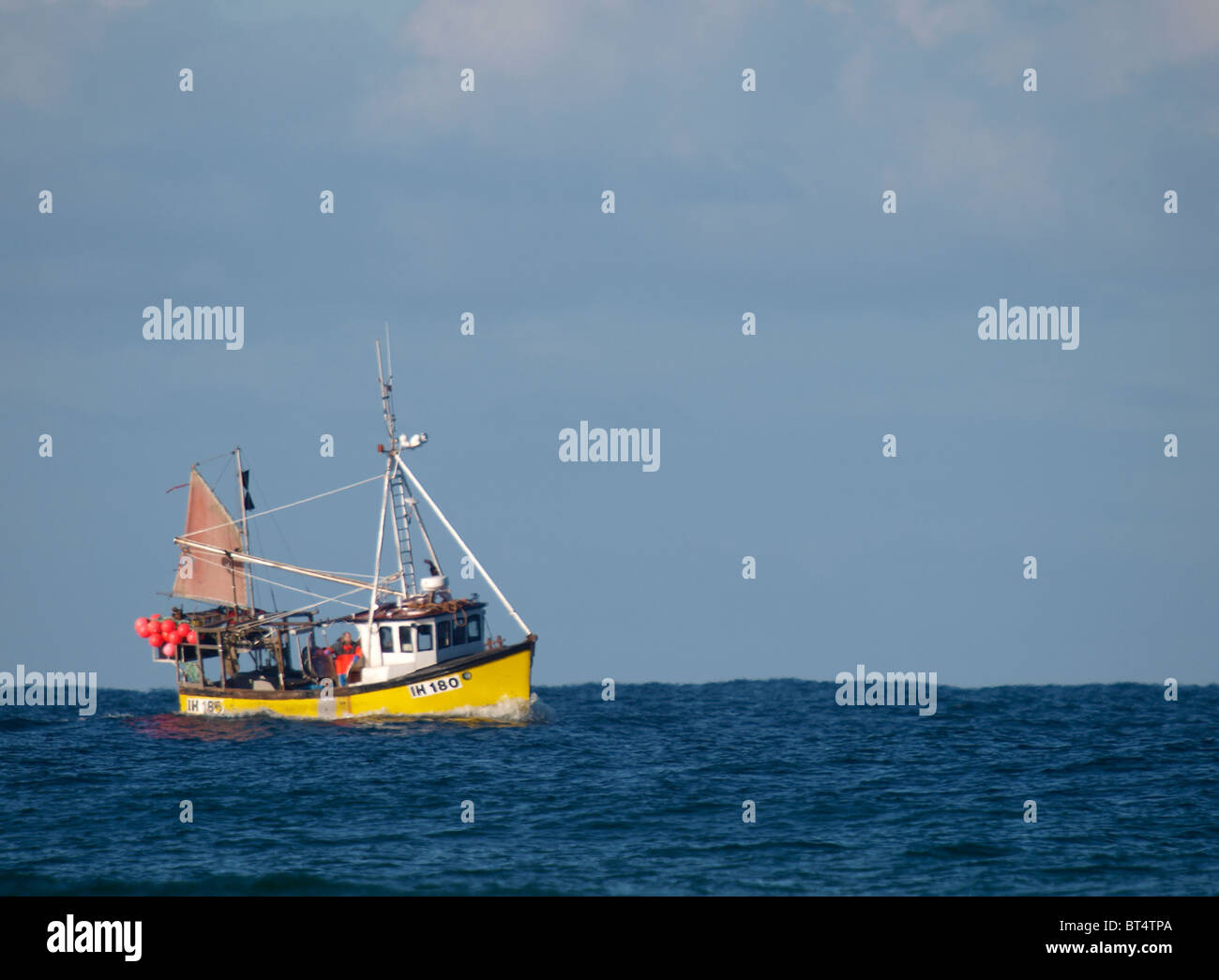 Commercial fishing boat hi-res stock photography and images - Alamy