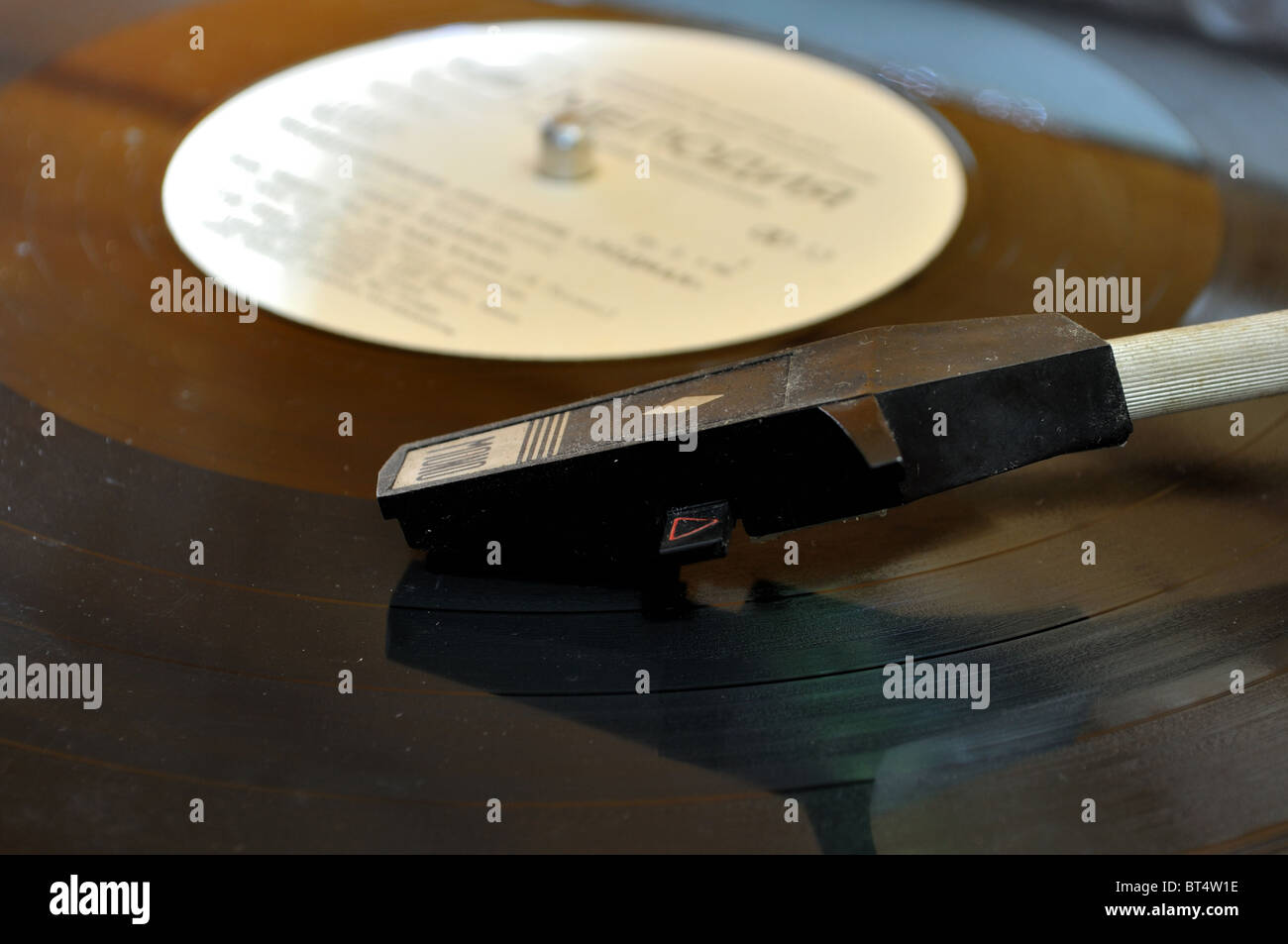 Vinyl player hi-res stock photography and images - Alamy