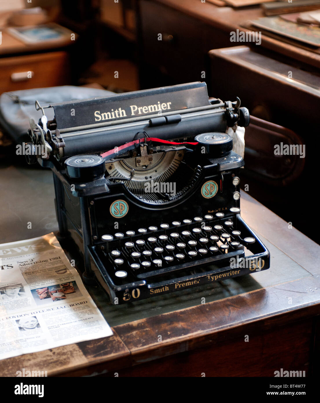 Smith premier typewriter typewriter hi-res stock photography and images ...