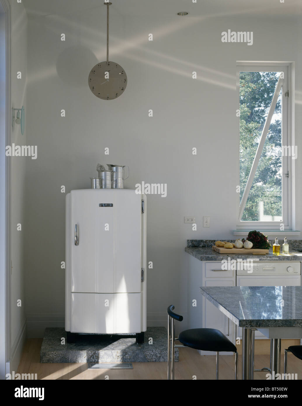 Kitchen refrigerator refrigerators hi-res stock photography and images ...