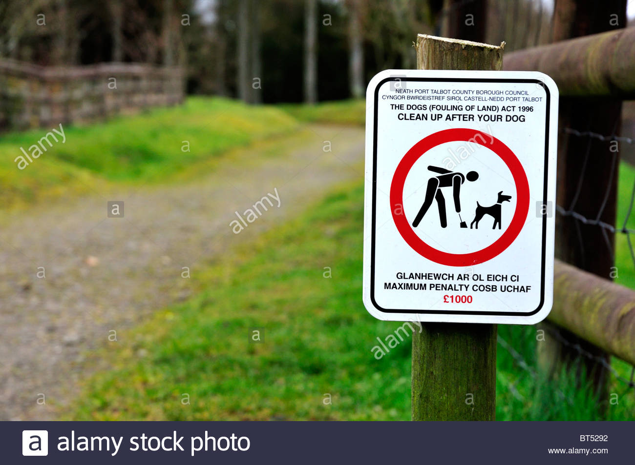 Dog Mess Sign Uk High Resolution Stock Photography and Images - Alamy