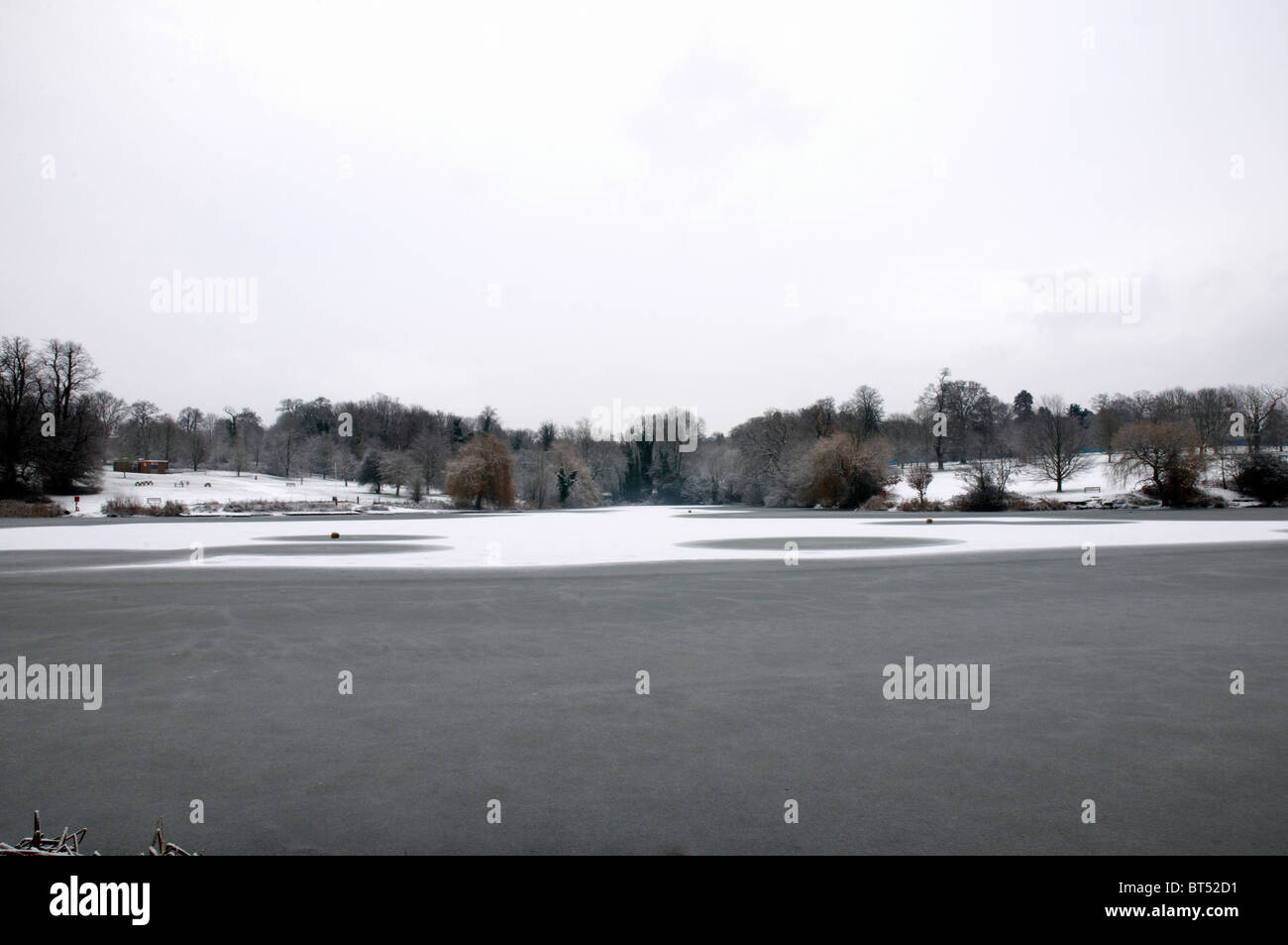 Snowy landscape still rural lake hi-res stock photography and images ...