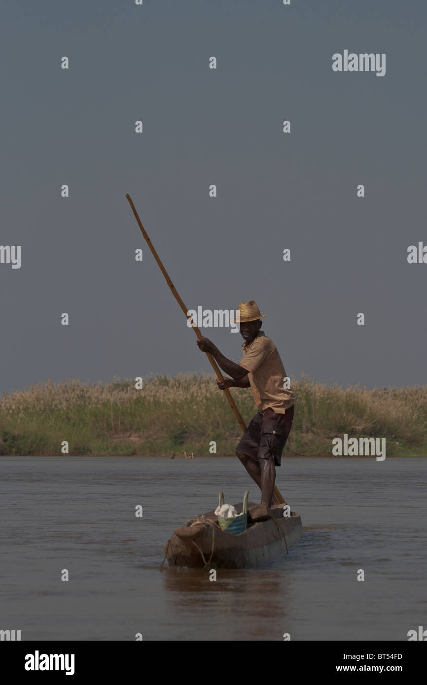 Punting pirogue on Tsiribihina River, Madagascar Stock Photo - Alamy