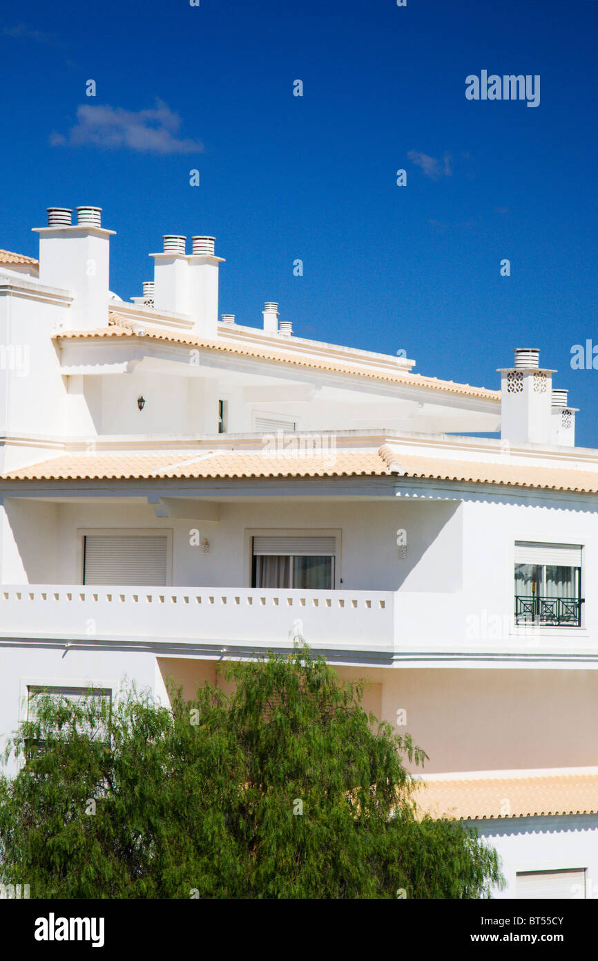 Semi modern architecture hi-res stock photography and images - Alamy