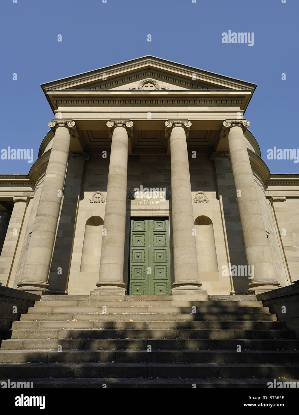 Sepulchral hi-res stock photography and images - Alamy